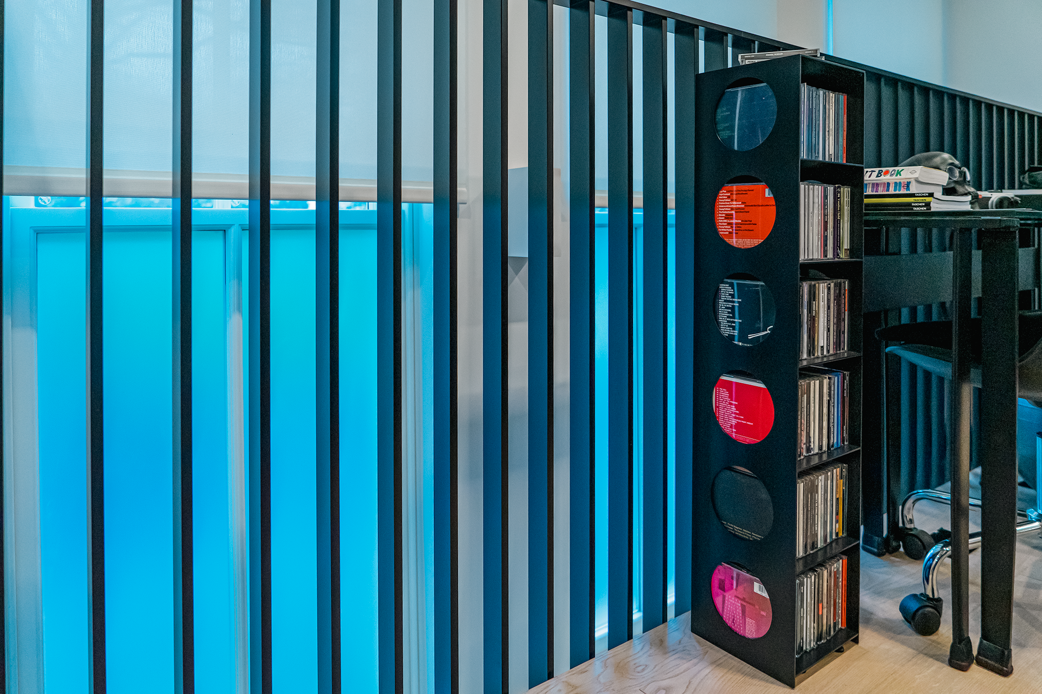 CD Display Tower– B E N T