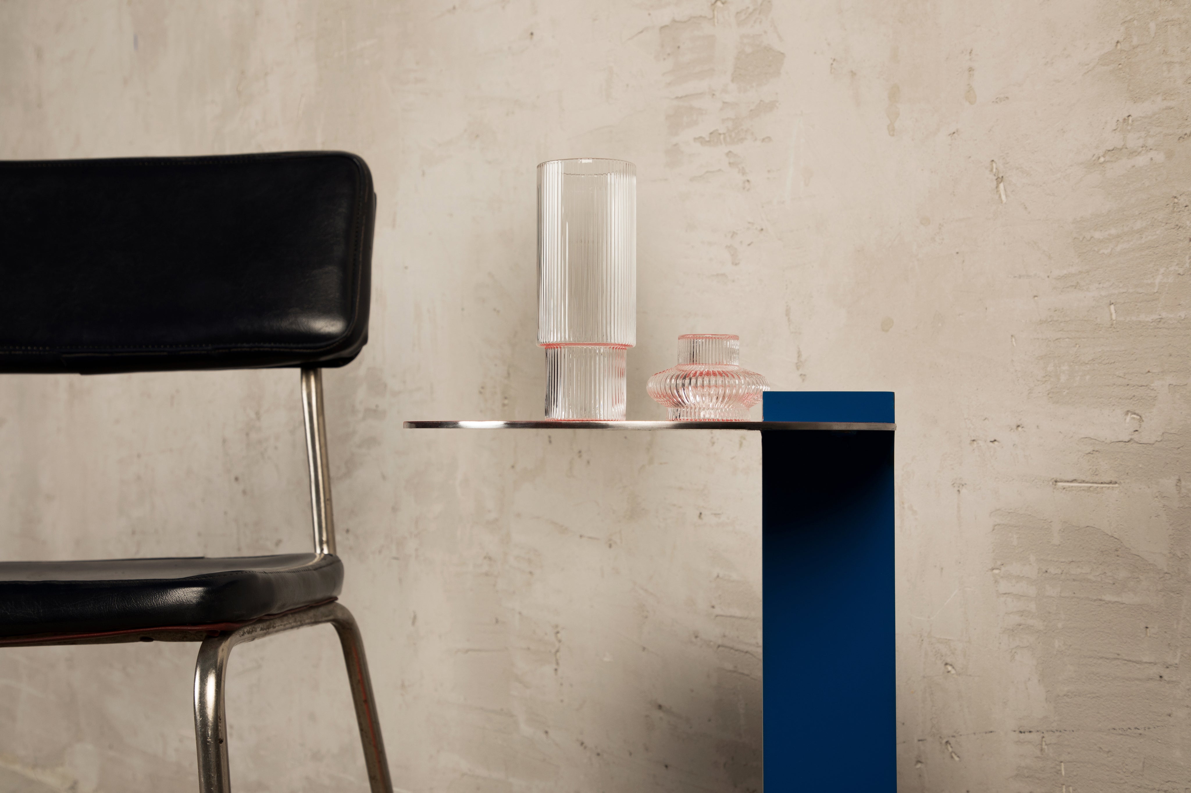 Clip Side Table– B E N T