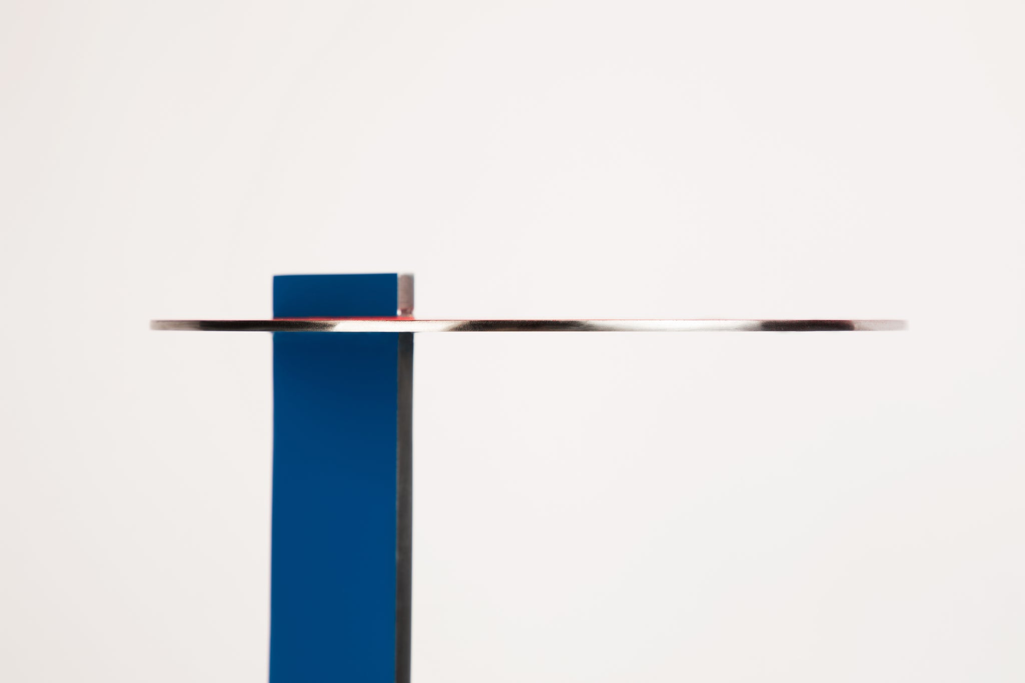 Clip Side Table– B E N T