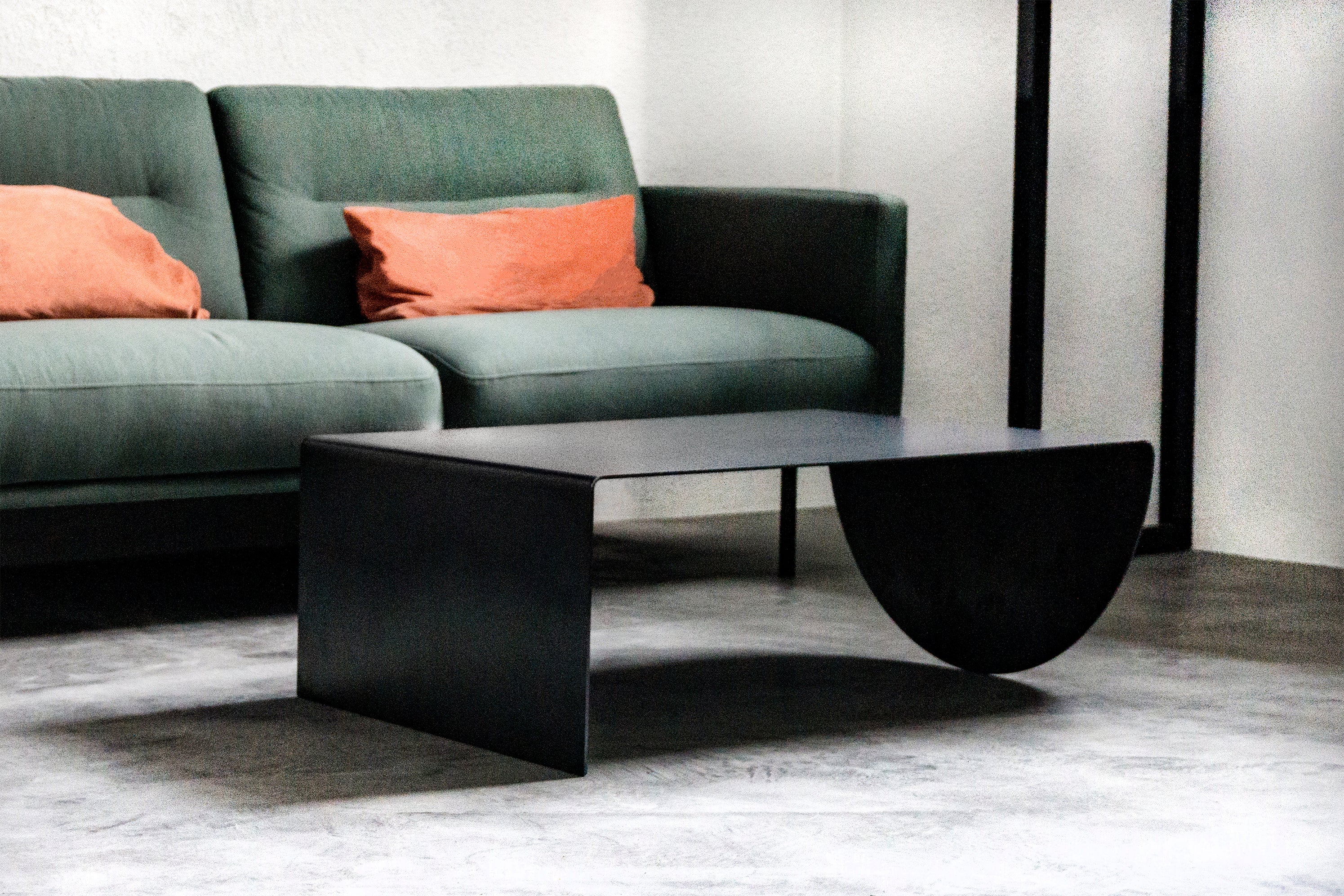 Asymmetrical coffee table– B E N T
