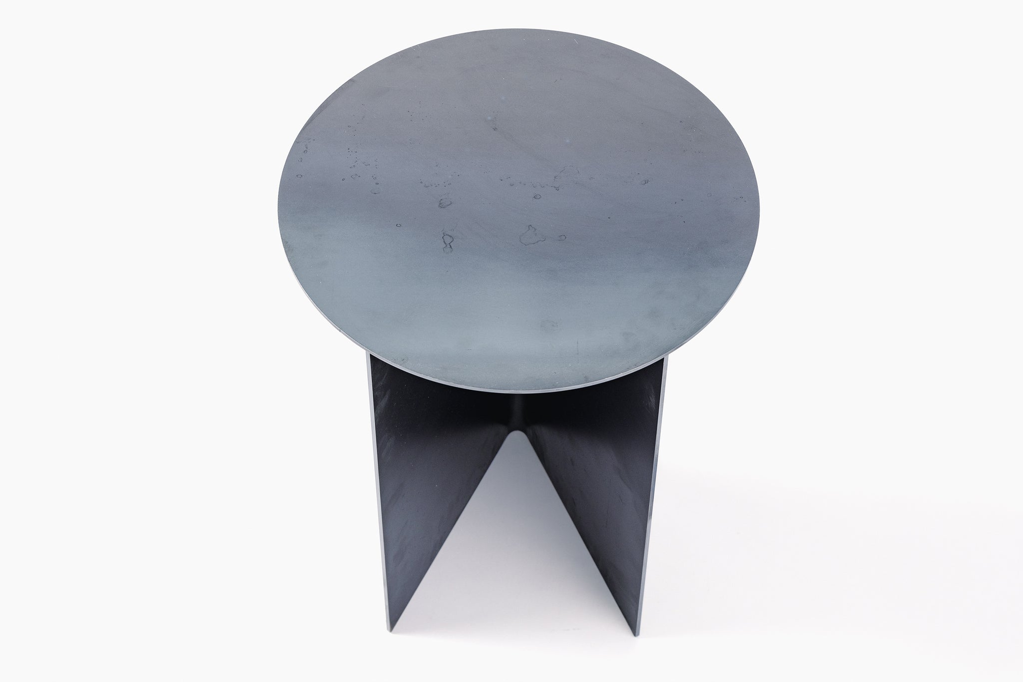 Natural Metal Round Side Table– B E N T