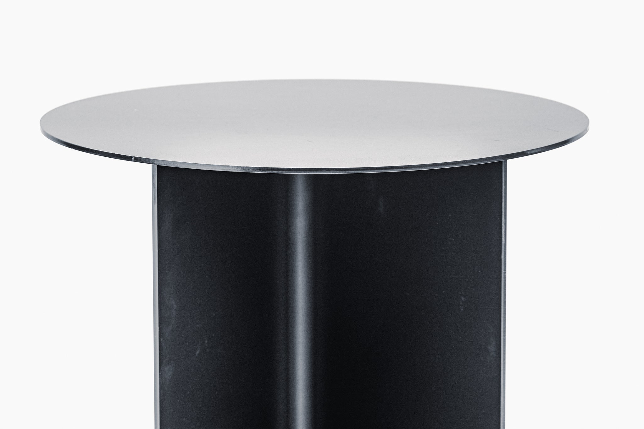 Natural Metal Round Side Table– B E N T
