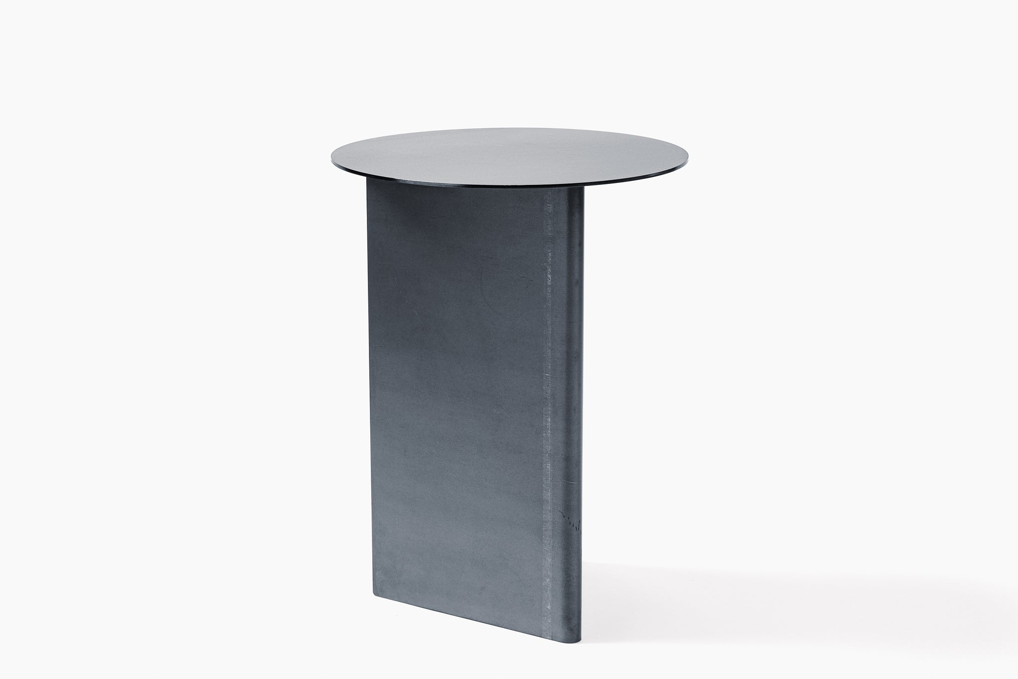 Natural Metal Round Side Table– B E N T